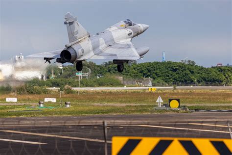 Taiwan Eyes Billion Dollar Us Arms Deal Amid China Tensions