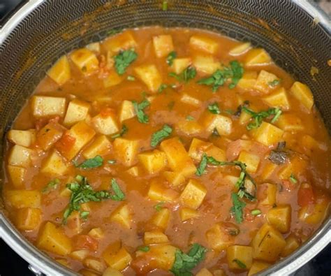 Aloo Tomato Curry • Simple Sumptuous Cooking