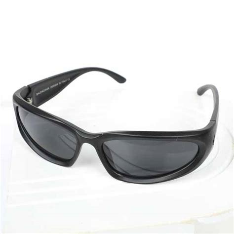 قیمت و خرید عینک آفتابی مشکی مات مدل بالنسیاگا