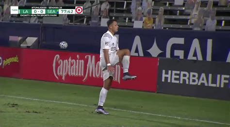 Chicharito Scores As La Galaxy Miss Playoffs