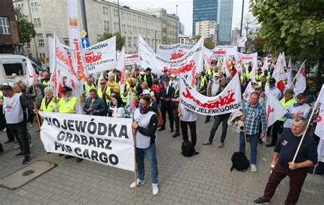 Protest PKP Cargo I Poczty P Duda Tusk Chce Wojny Z S
