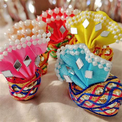 Buy House Of Festivals Ladoo Gopal Glass Pagdi Size 2 Assorted