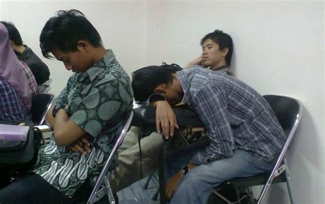 Tips Ini Akan Membantu Kamu Tetap Fokus Dan Tidak Ngantuk Saat Kuliah