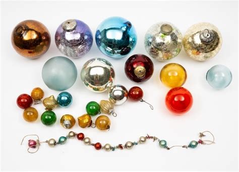 25 Vintage Christmas Ornaments Garland In United States