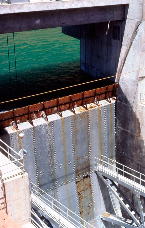 In 1983 Plywood Was All That Kept Glen Canyon Dam From Overflowing