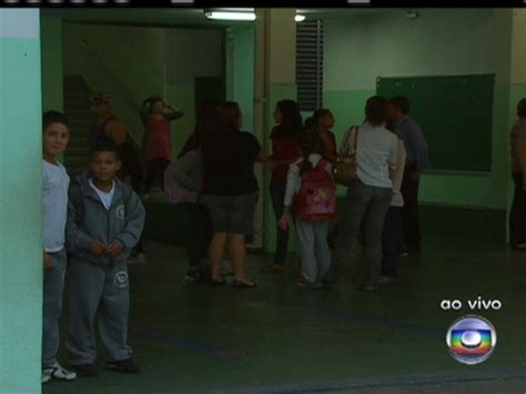 Vídeo Quatro Milhões De Alunos Da Rede Estadual Voltam às Aulas Nesta