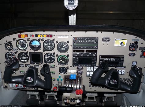 Piper Seminole Cockpit
