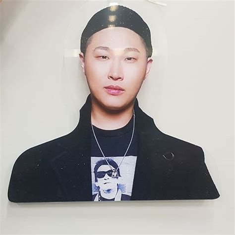 요즘 인기 좋다는 연예인 굿즈 인스티즈instiz 이슈 카테고리