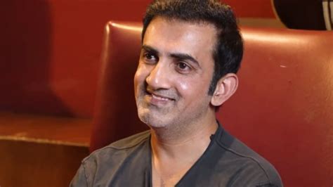 गौतम गंभीर के सामने इमोशनल हुआ Kkr का फैन बोला हमें छोड़कर मत जाना