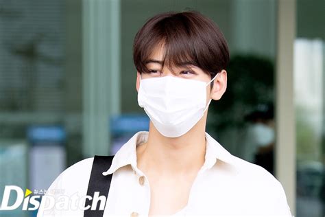 [현장포토] 뒤 돌아 쏘 스윗 차은우 로맨틱 눈맞춤 디스패치 뉴스는 팩트다