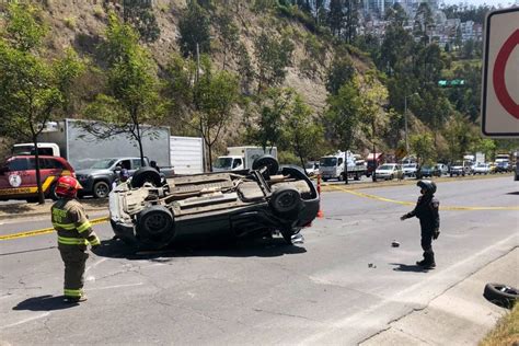 Quito Dos Heridos Tras Accidente De Tránsito En La Av Simón Bolívar