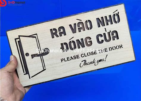 Biển Ra Vào Nhớ đóng Cửa Theo Yêu Cầu Giá Rẻ Lấy Ngay