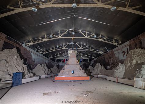Freaktography Niagara Falls Memorial Hockey Arena Video