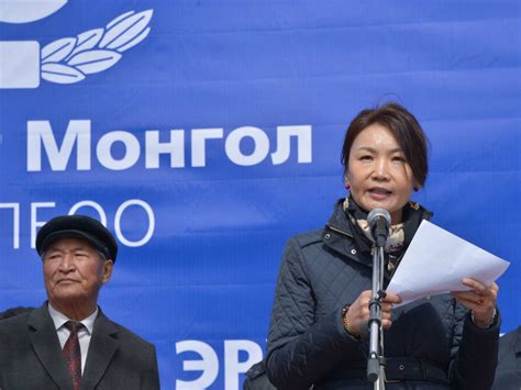 Г Байгалмаа АН ын партизануудад орон сууц авч өгнө гээд бэлэн мөнгө авч байсан гэв Isee Mn