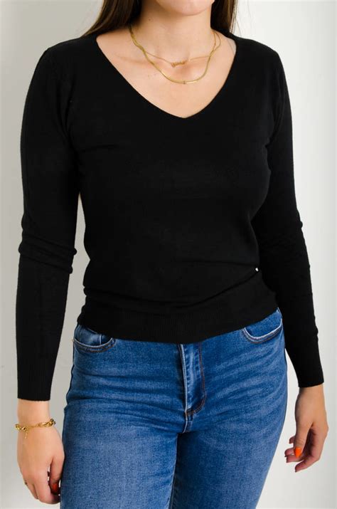 SWETER Z DEKOLTEM W SZPIC CZARNY Olika