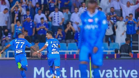 في لقاء شهد نجومية سالم وعودة الفرج الهلال يكرم ضيفه الاتفاق بثنائية