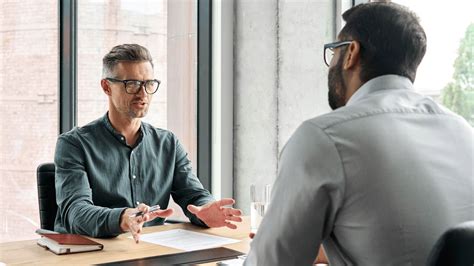 11 Low Effort Ways To Impress Your Boss If You Want To Make More Money