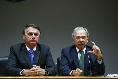 Ao Lado De Bolsonaro Guedes “denuncia” Movimentos Da Ala Política