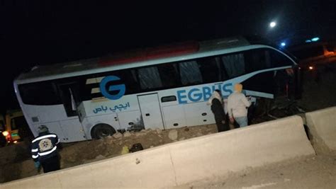 الدفع بـ 15 سيارة إسعاف تفاصيل إصابة 16 شخصًا إثر انقلاب أتوبيس