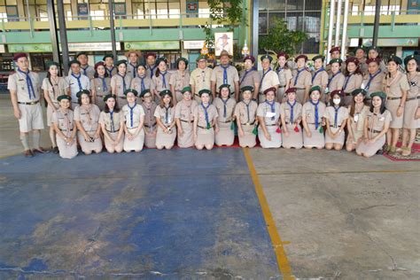 พิธีทบทวนคำปฏิญาณและสวนสนามของลูกเสือ โรงเรียนดำเนินวิทยา