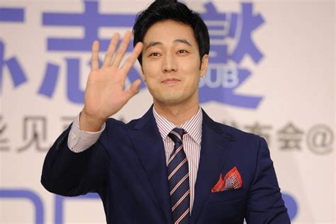 Breaking 2pms Taecyeon Leaves Jyp Entertainment Signs With New