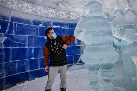 Elbow Bumps Only Discover Barents 2020