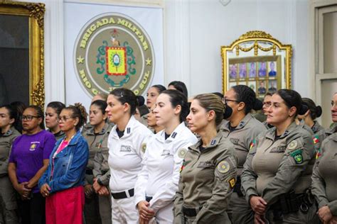 Policiais Femininas Do Rio Grande Do Sul Recebem Homenagem