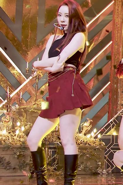 새하얗고 뽀얀 피부 우주소녀 연정 움짤