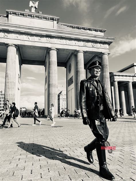 Folsom Berlin Gear In Public Bootedray