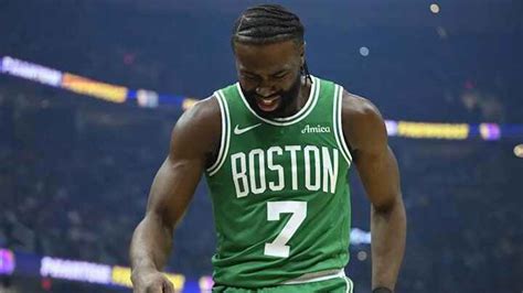 Jaylen Brown Opéré Du Genou