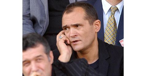 Искат фалит за холдинг на Васил Божков