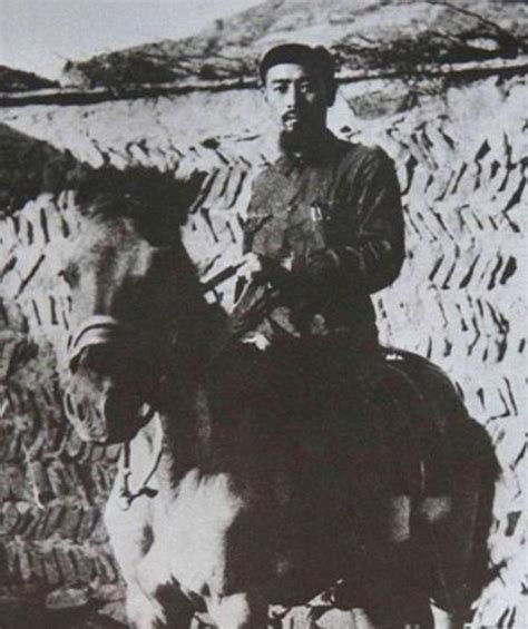 1935年他將重病的周恩來抬出草地19年後周恩來為他執紼抬棺 每日頭條