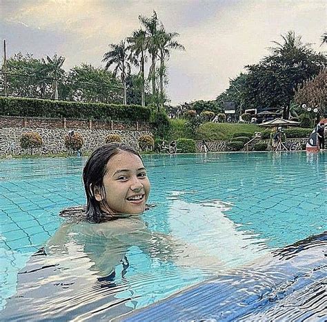 Pin Oleh Hari Di Djs Artis