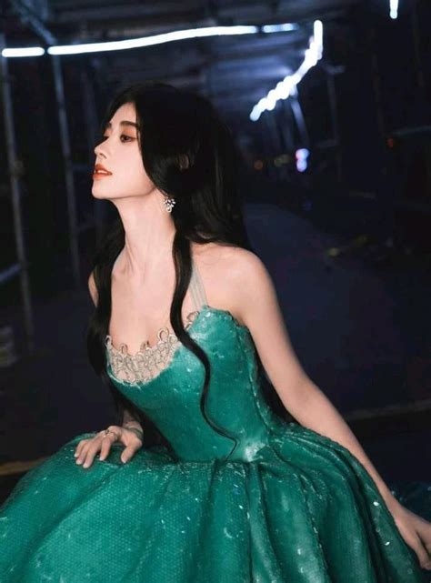 Di U Linh Adl Kullan C N N Ghim C A B N Panosundaki Pin