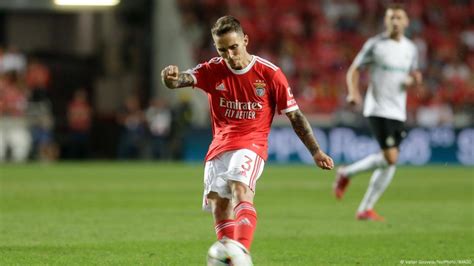 Portugal Benfica é Campeão Quatro Anos Depois Dw 27052023