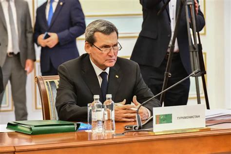 Глава МИД Туркменистана принял участие в заседании Совета министров