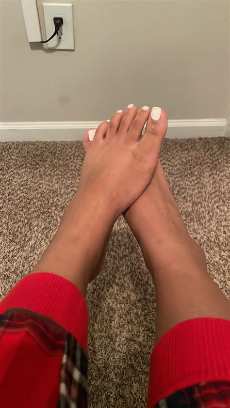 White Toes Scrolller