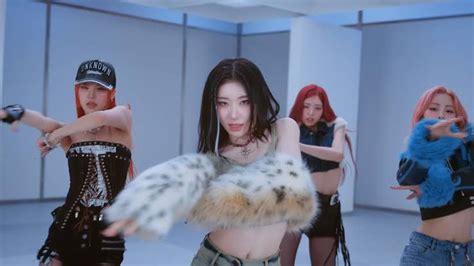 ITZY Rilis Teaser M V Lagu Mr Vampire Siapkan Album Baru BORN TO BE Berikut Liriknya Indo1