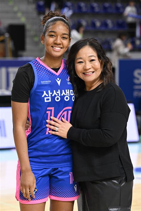 오늘의 주역 어머니에게 승리 선물을 안긴 키아나 스미스 앞으로 나가는 힘을 얻을 수 있어 좋아”