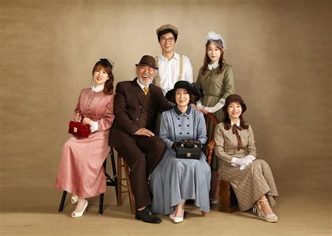 상상 스튜디오 복고의상 준비되어있어요 개화기의상 개화기컨셉 가족사진전문 상상패밀리스튜디오