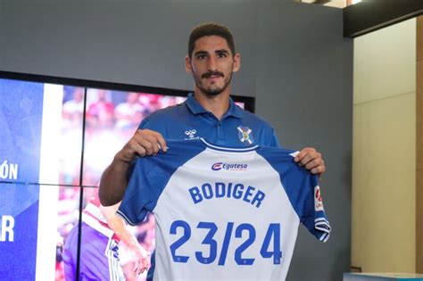 El Cd Tenerife Presenta A Yann Bodiger