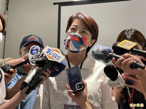柯文哲嗆蔡英文「資匪」 黃珊珊幫腔：兩岸關係非北市府負責 2022 九合一選舉