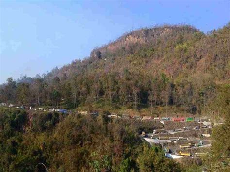 ကျောက်မဲမြို့နယ်၊ ဂုတ်တွင်း လမ်းပိုင်းတွင် စစ်ကား ၁ စီး ပစ်ခတ် တိုက