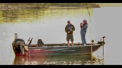 Pitching Jigs For Missouri River Walleye Youtube