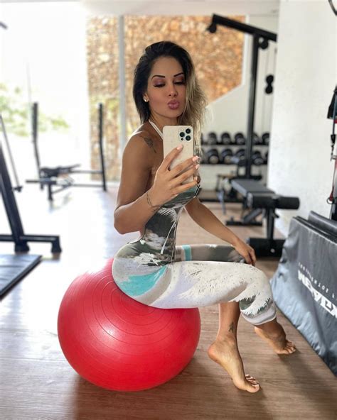 Mayra Cardis Feet