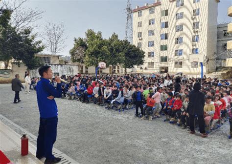 乐昌市妇联开展消防安全进万家“平安关爱”活动梅花镇自救意识