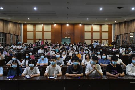 筑牢电信防护网，撑起校园保护伞 ——我校开展“法制宣传（预防传销、电信诈骗）” 周末大讲台活动 宜春职业技术学院