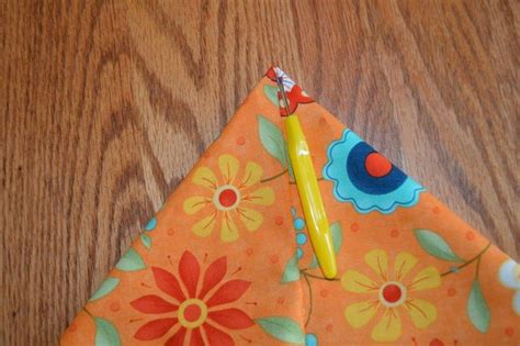 EASY 20 Minute Table Runner Sewing Tutorial
