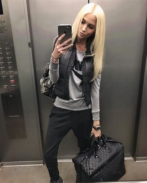 Алена Шишкова покорила поклонников шикарным внешним видом