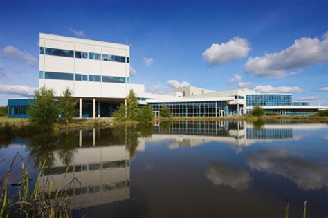 工业电机驱动器 Danfoss